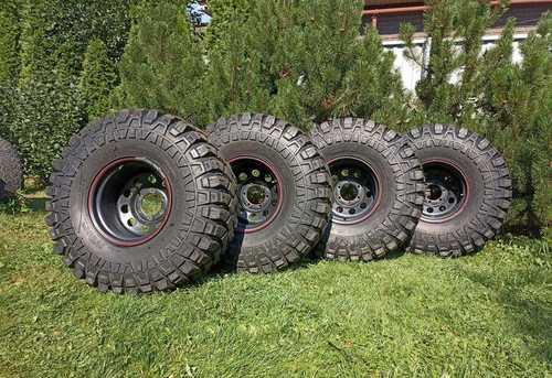 Maxxis M8090 Creepy Crawler 37/15.5 R15 127K