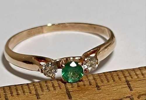 Золотое кольцо с изумрудом Урал и бриллиантами
