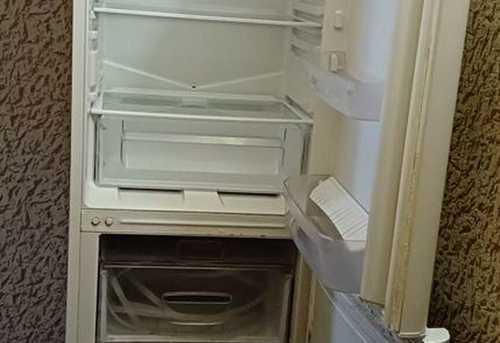 Холодильник бу indesit BIA 201