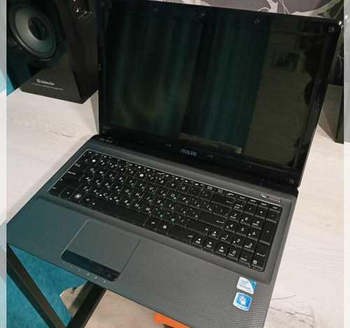 15.6" ASUS A52J, Pentium, RAM 2 ГБ, 320 ГБ, Radeon HD 6370M