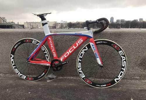 Трековый велосипед Focus carbon