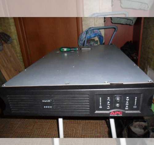 Источник бесперебойного питания apc back ups 3000