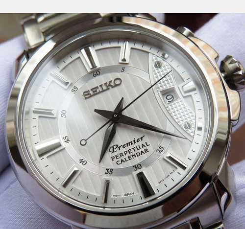 Роскошные часы Seiko Premier Perpetual Calendar