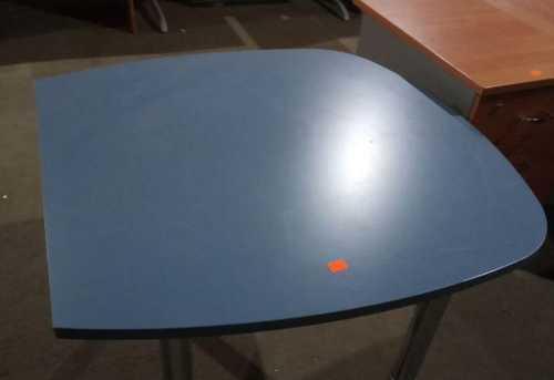 Синий стол