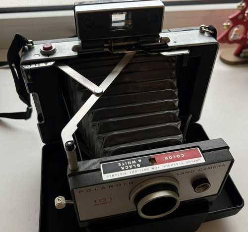 Polaroid 101 Land camera