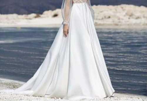 Свадебное платье со шлейфом 42-44