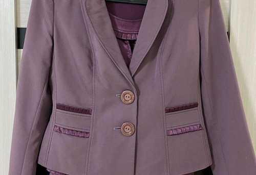 Костюм женский: пиджак, юбка и блузка