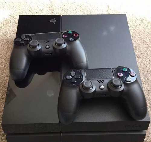 Sony playstation 4 / 2 геймпада в комплекте