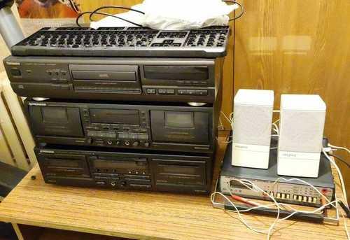 Кассетный и cd магнитофоны, клавиатура, колонки