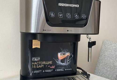 Кофеварка рожковая Redmond RCM-M1513