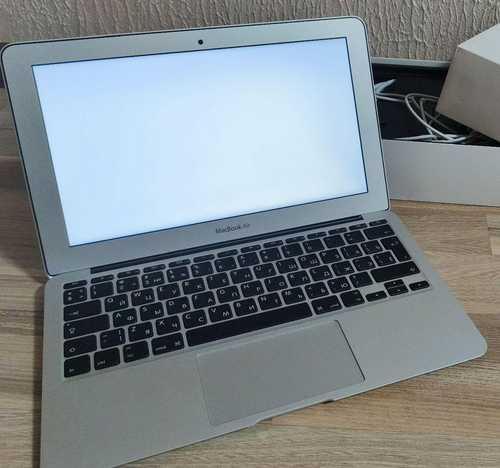 Apple macbook air (11 2012)