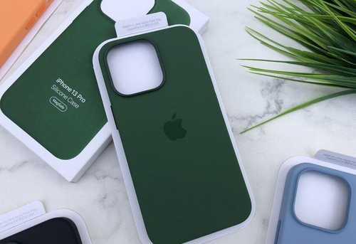 Чехол на iPhone 13 Pro силиконовый MagSafe зелёный