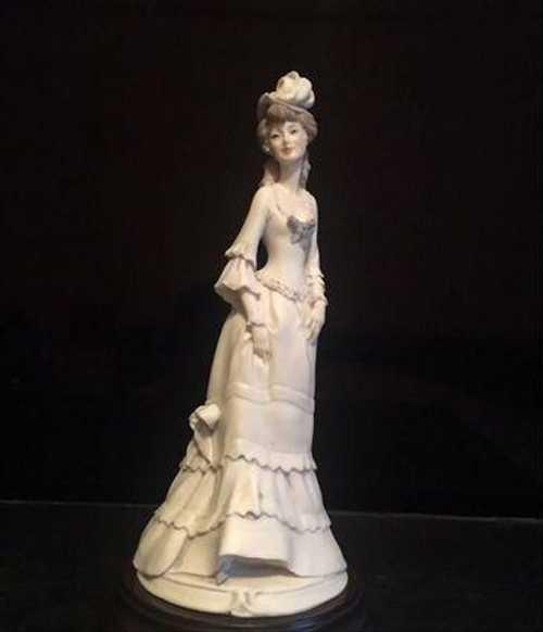 Статуэтка Victorian Lady от CapodiMonte. Италия