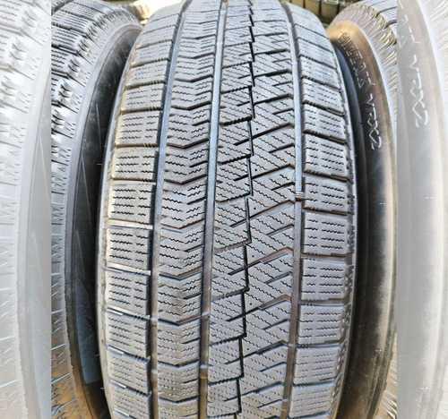 Bridgestone Blizzak VRX 215/45 R17 87Q