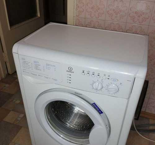 Стиральная машина автомат бу Indesit Wisl 82