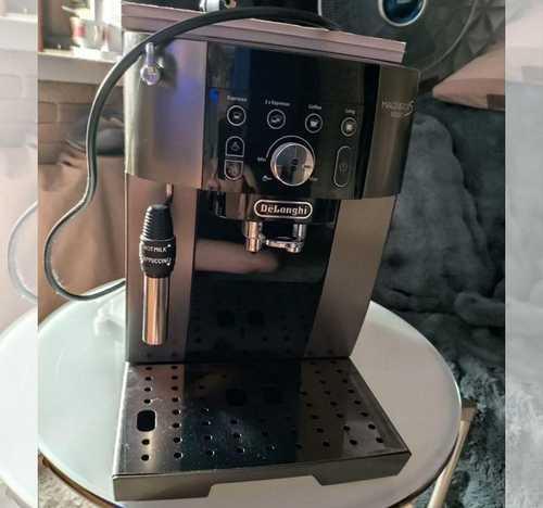 Кофемашина delonghi magnifica s SMART