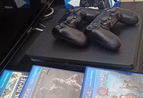 Продам игрову приставку PlayStation 4