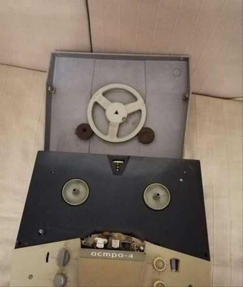 Катушечный магнитофон. 1967г