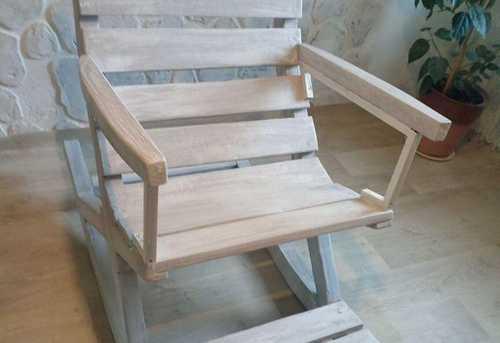 Кресло качалка садовое белое дерево лофт