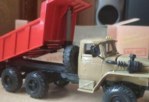 Модель грузовика СССР 1 43