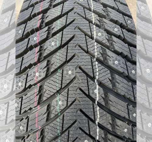 Zmax Winternova Stud II 215/45 R17 83U