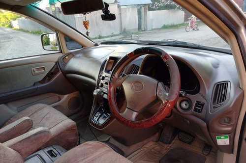 Чехлы на toyota harrier