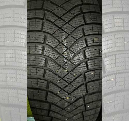 Pirelli Ice Zero FR 225/45 R19