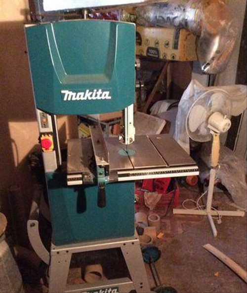 Ленточная пила по дереву Makita LB 1200F
