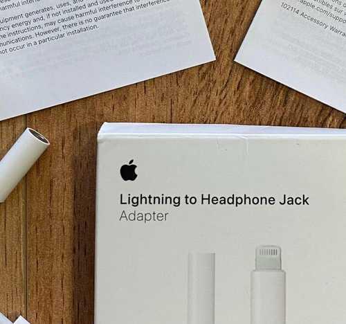 Оригинальный адаптер Apple Lightning - 3.5 mm Jack