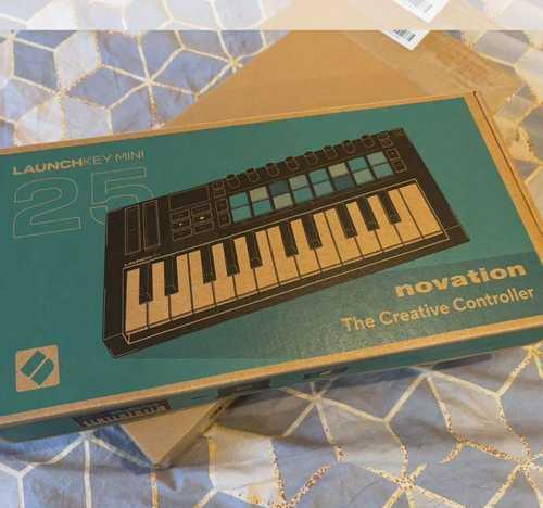 Novation Launchkey mini 25 Mk4