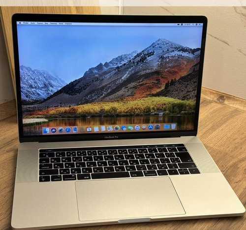 Macbook pro 15 2017 i7/Radeon Pro/16gb