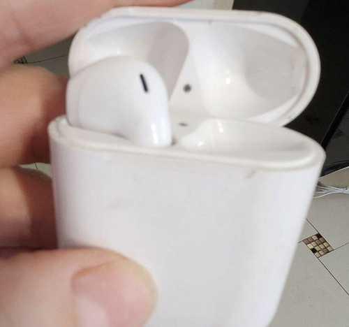 Беспроводные наушники apple airpods