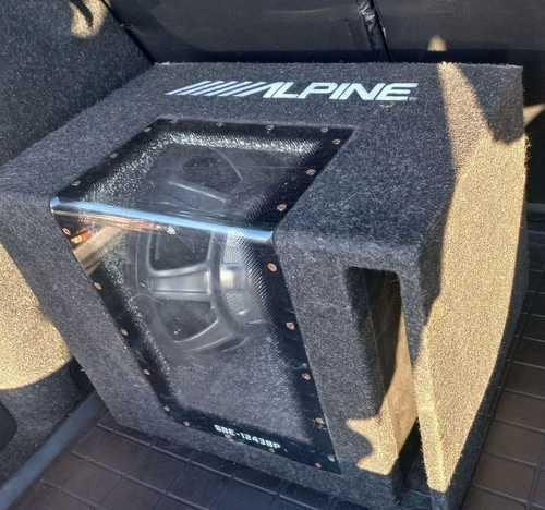 Сабвуфер Alpine и усилитель SPL