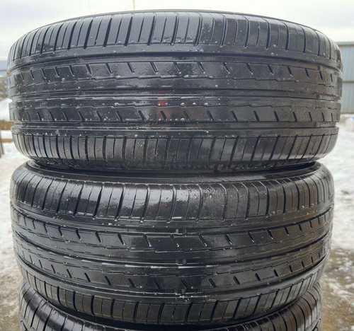 Yokohama BluEarth-ES ES32 215/55 R17 94V