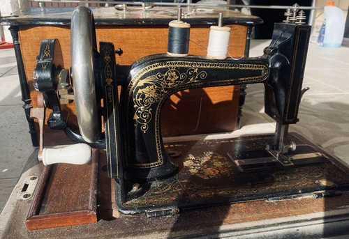 Антикварная швейная машина Naumann
