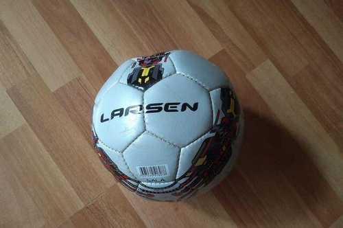 Футбольный мяч larsen, б/у