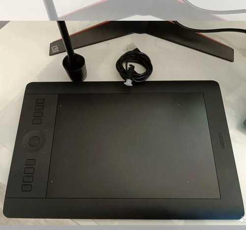 Графический планшет wacom intuos M (PTH-651)