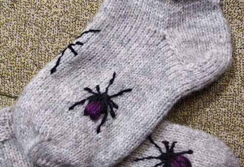 Носки короткие вязаные с вышивкой