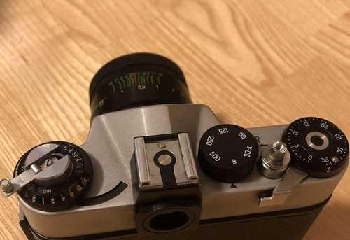 Пленочный фотоаппарат Зенит с двумя объективами