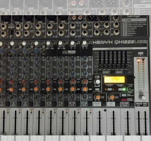 Микшерный пульт Behringer QX1222USB