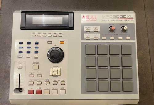 Akai MPC 2000XL 8 out