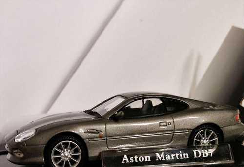 Модель 1:43 Aston Martin DB7