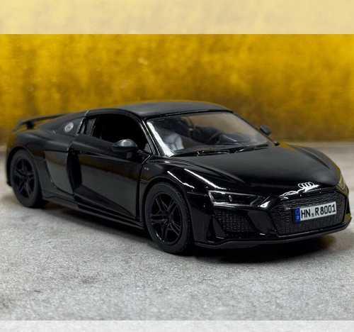 Моделька audi r8 1/36 kinsmart