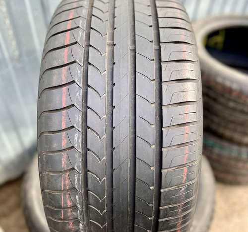 Goodyear EfficientGrip 245/45 R19 и 275/40 R19