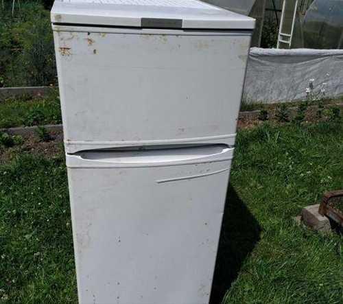 Холодильник двухкамерный саратов-264 б/у