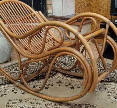 Кресло качалка бу из бамбука