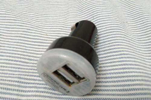 USB зарядка от прикуривателя на 2 устройства
