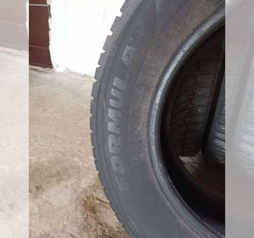 Pirelli Formula Ice 235/65 R17