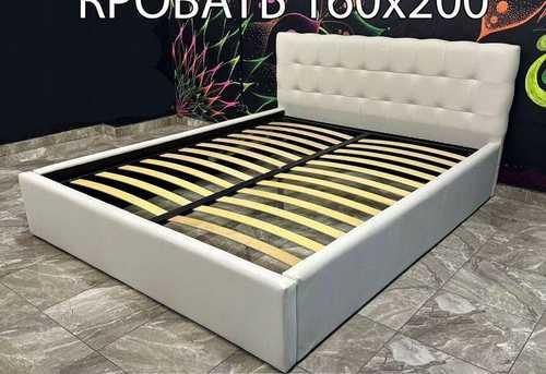 Кровать двухспальная с матрасом 160х200