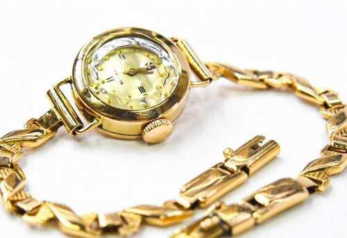 Золотые женские часы "Чайка" с браслетом 585
